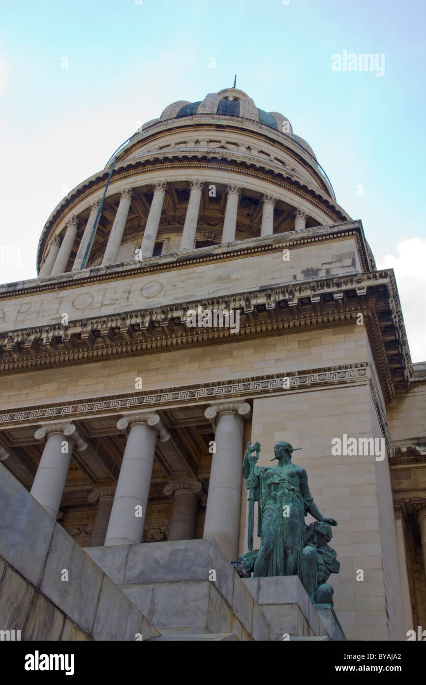 El Capitolio Building Stock Photo - Alamy