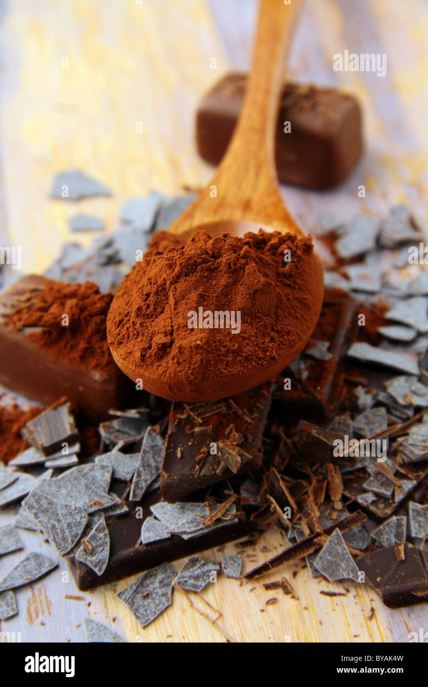 still life chocolate cocoa, chocolate chips and candy Stock Photo - Alamy