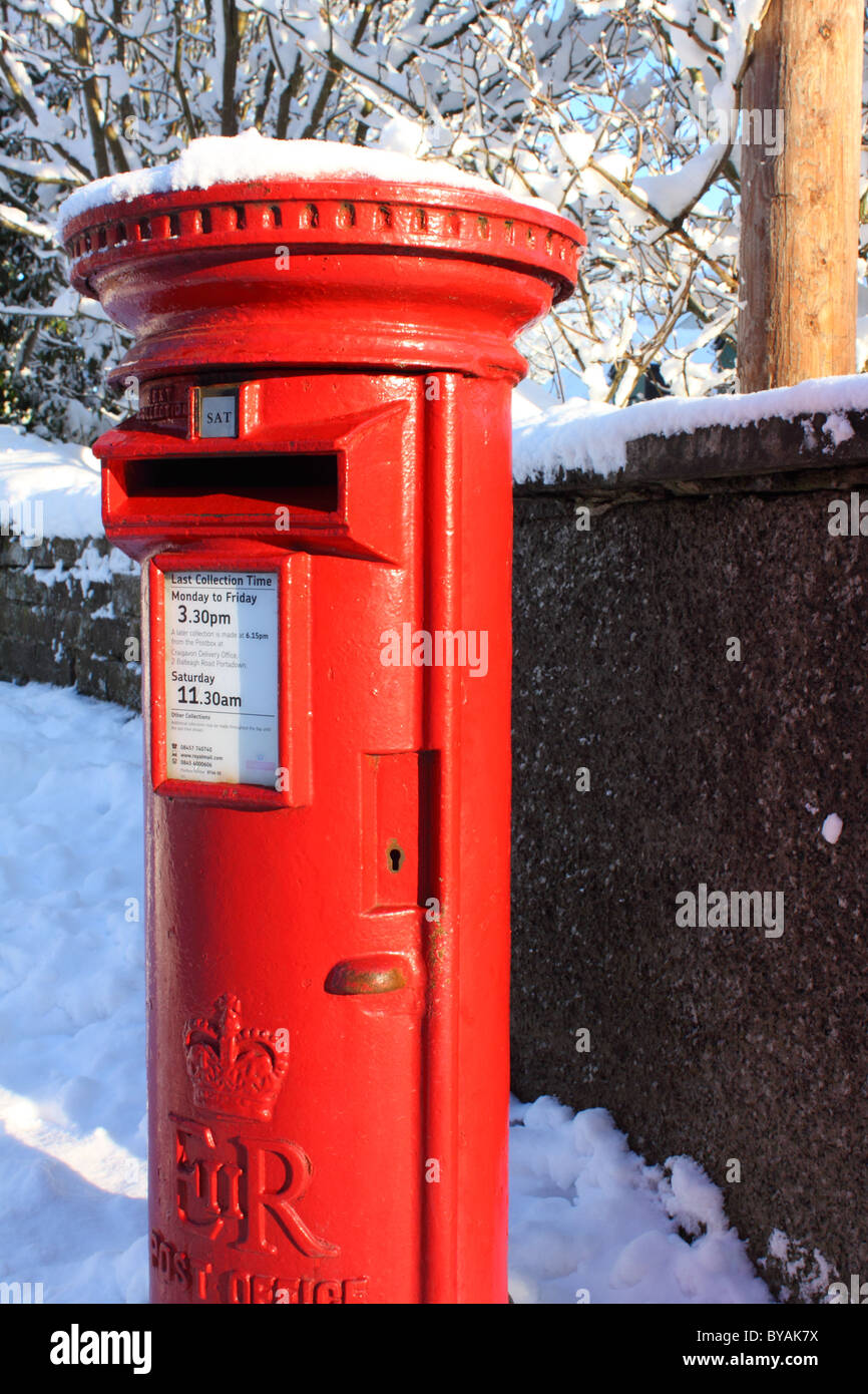 Royal Mail post box in the snow Stock Photo - Alamy
