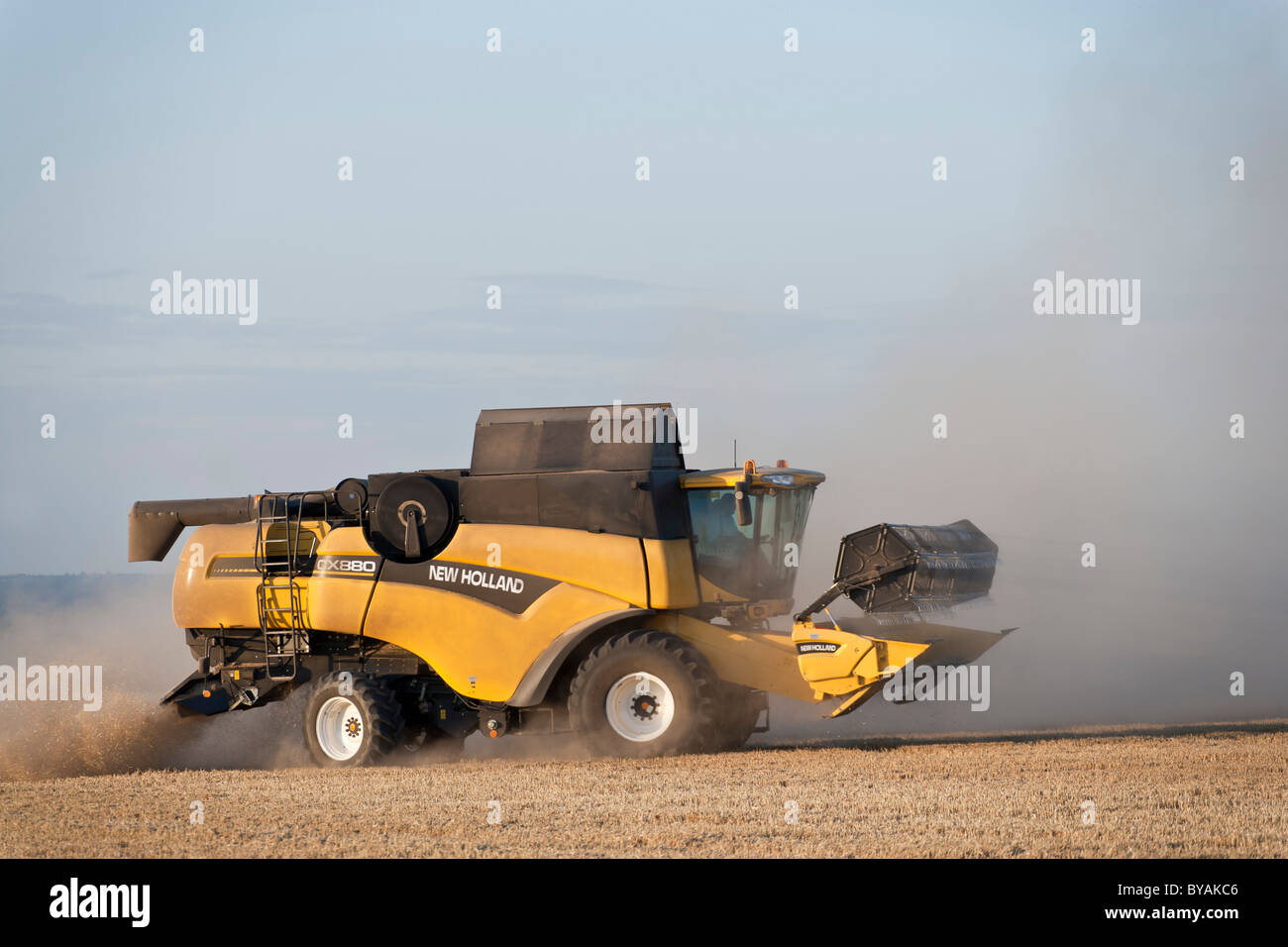 New holland cx880 combine harvester hi-res stock photography and images ...