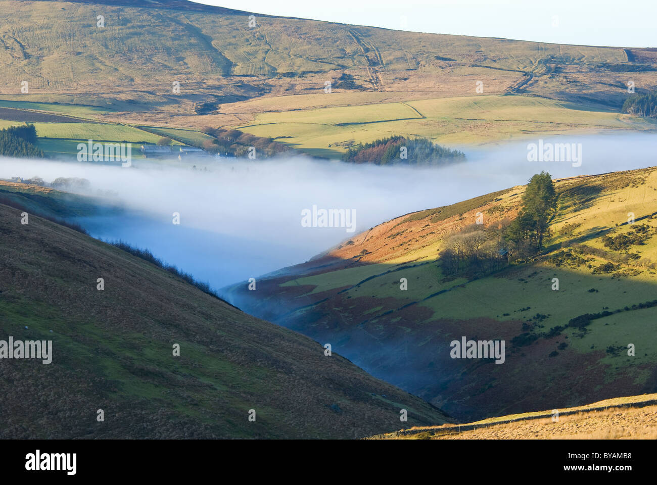 Sulby Reservoir in the fog Stock Photo - Alamy