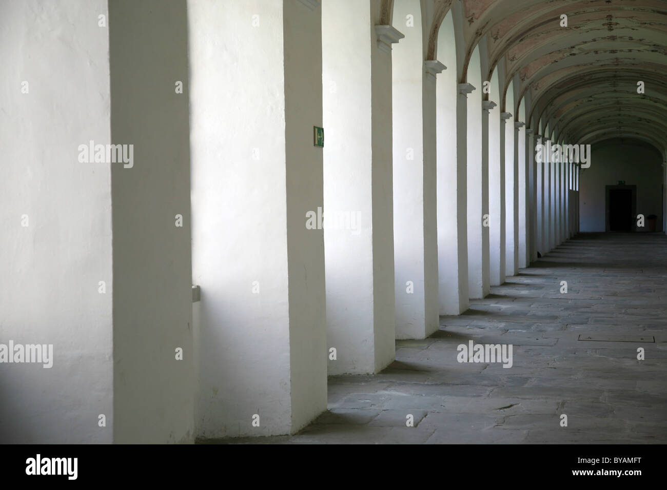 Portico arcade hi-res stock photography and images - Alamy
