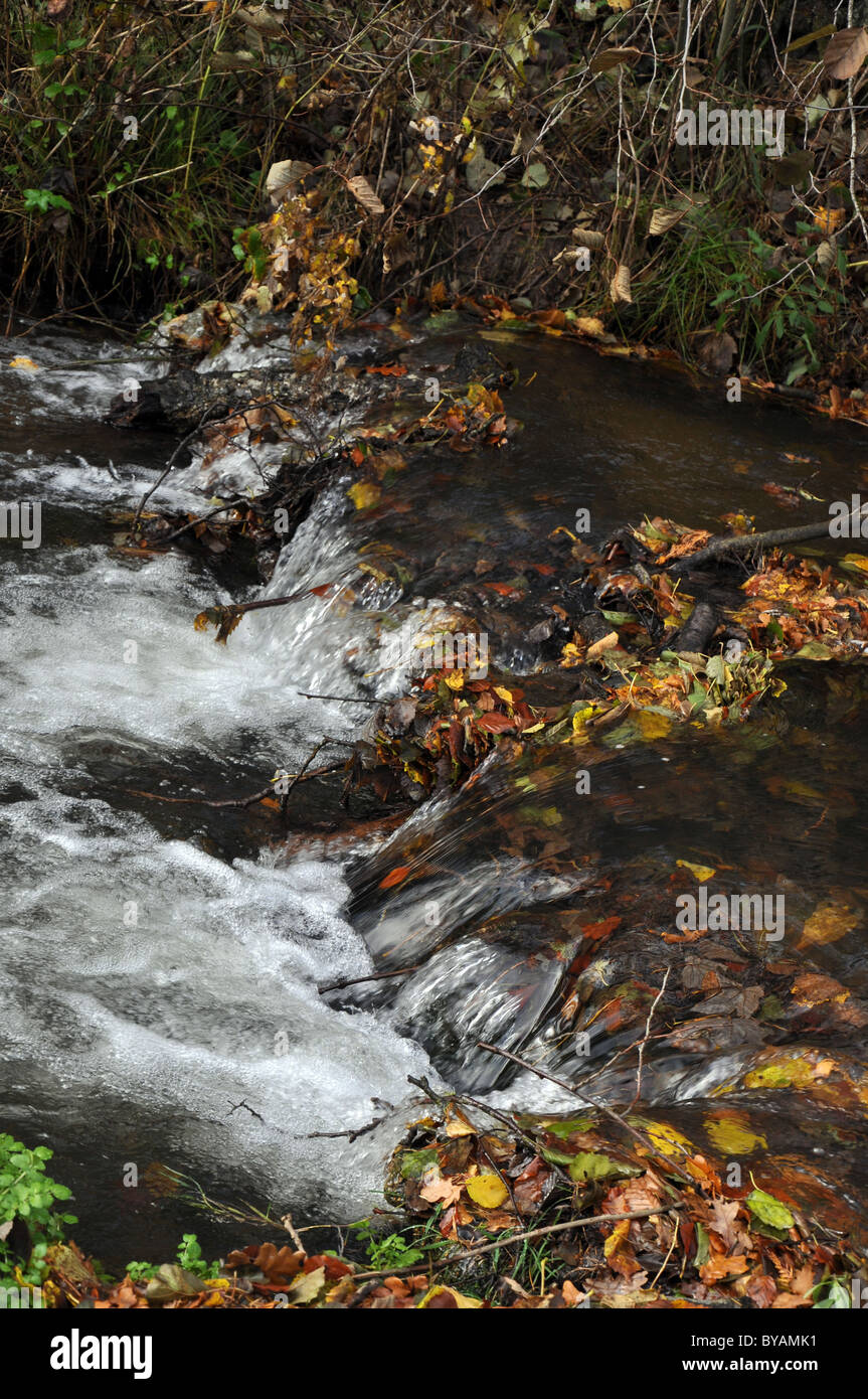 Pebbles river splash hi-res stock photography and images - Alamy