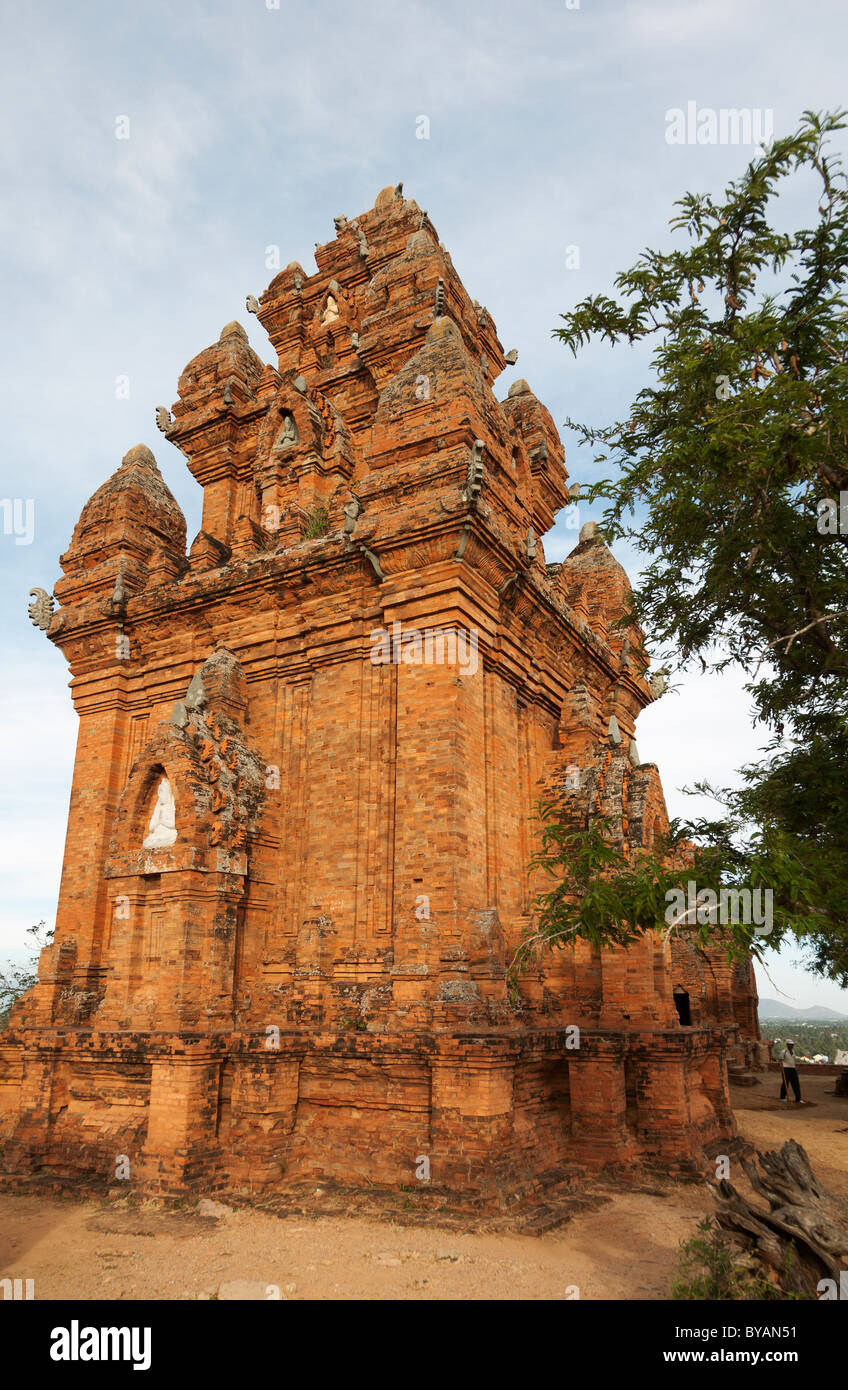 Main tower at Po Klong Garai Cham Towers near Phan Rang in south ...