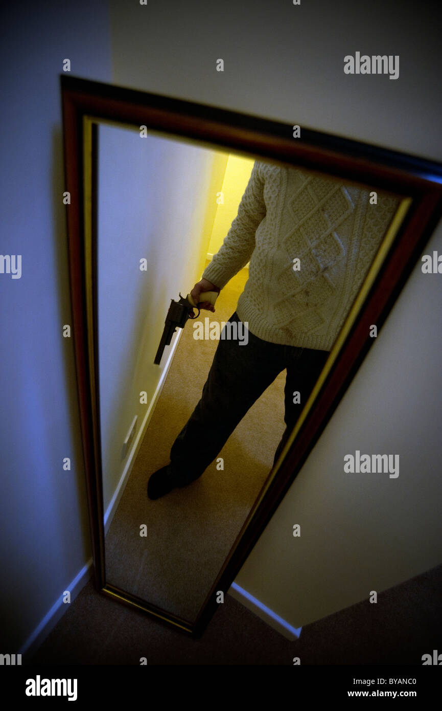 Man with gun scary hi-res stock photography and images - Alamy