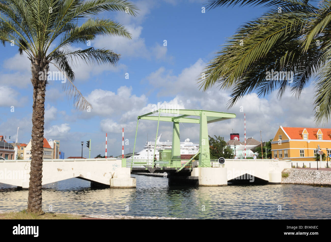 Curacao willemstad bridge hi-res stock photography and images - Alamy