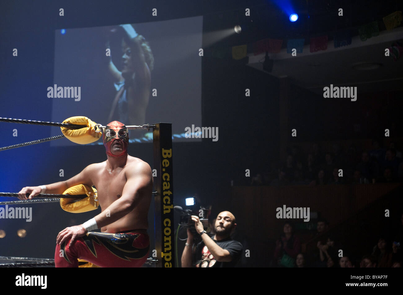 Luchador mexican wrestler during lucha hi-res stock photography and ...