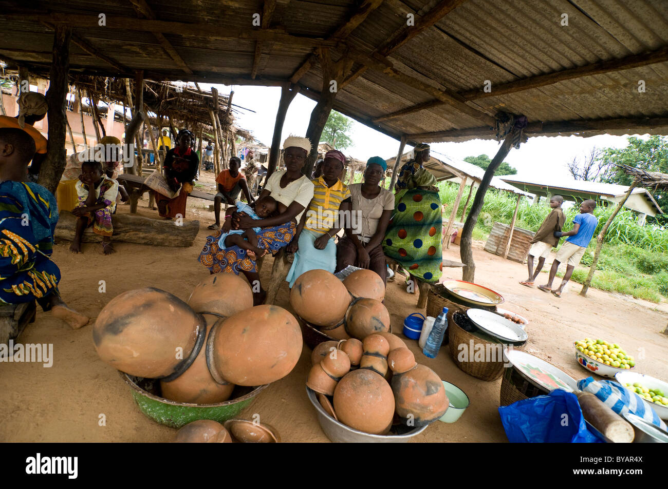 West africa culture market hi-res stock photography and images - Alamy