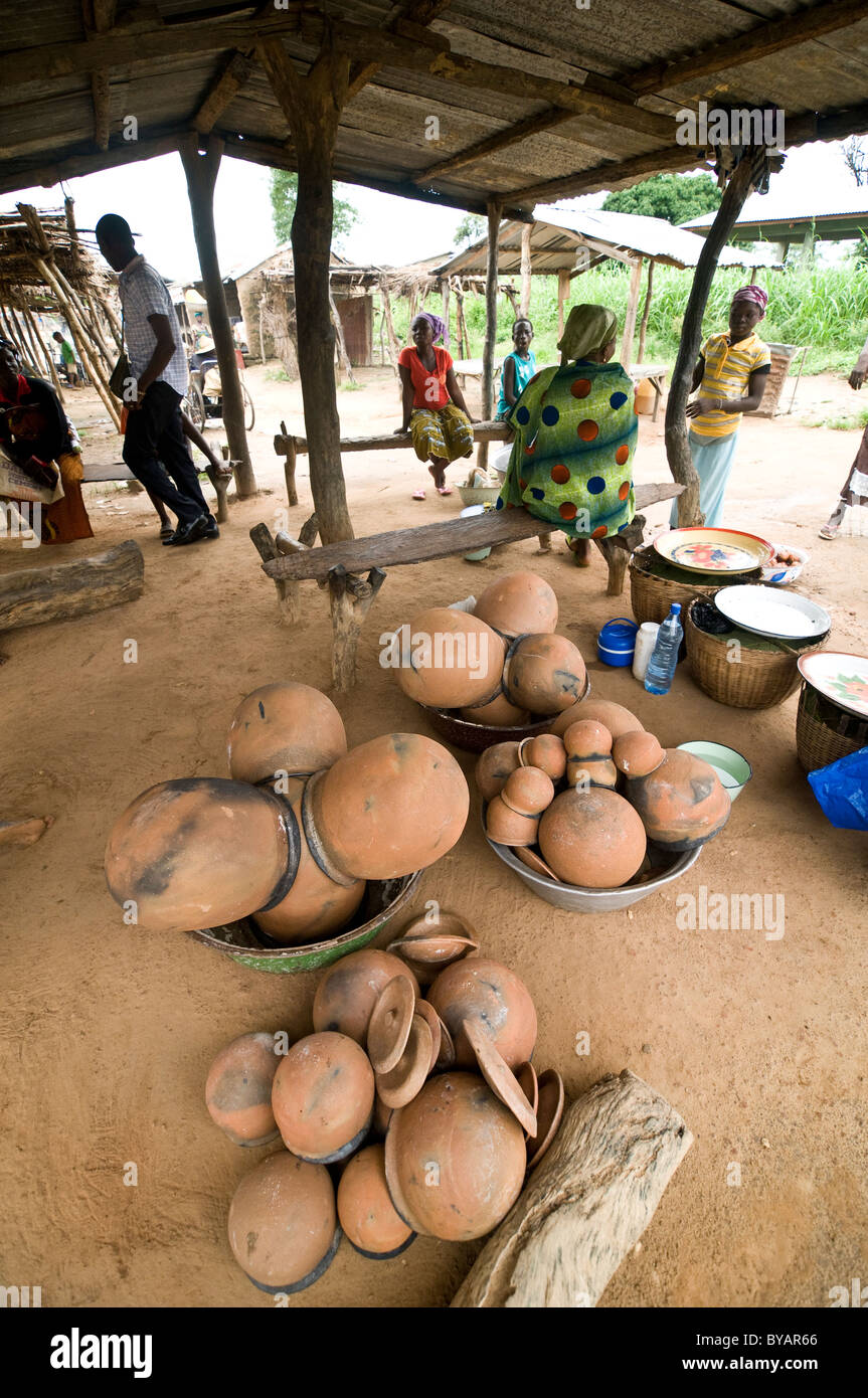 African Pots Stock Photos & African Pots Stock Images - Alamy