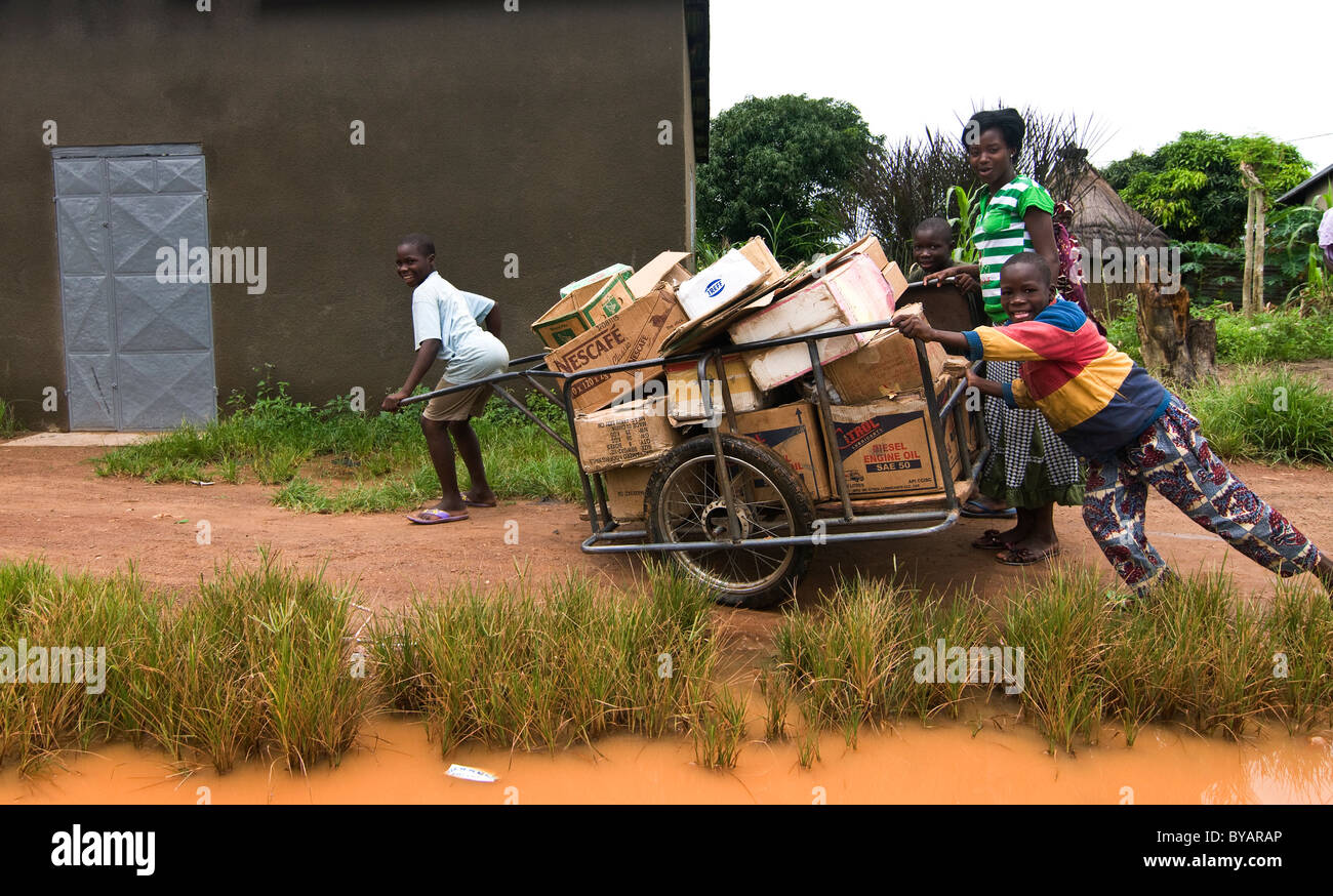 A rural market in West Africa Stock Photo - Alamy