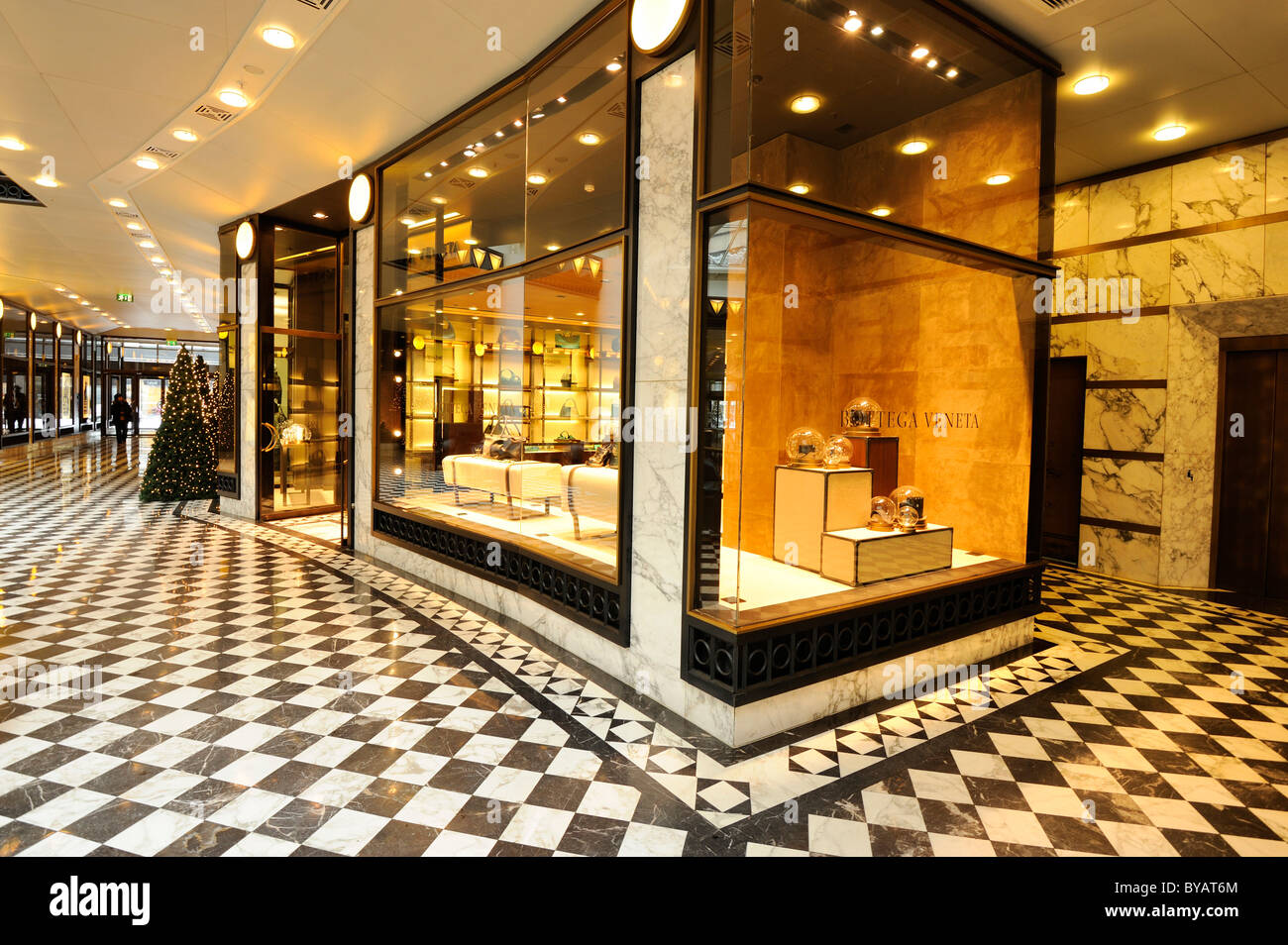 Interior, luxury department store Quartier 206, by architect Henry Cobb ...