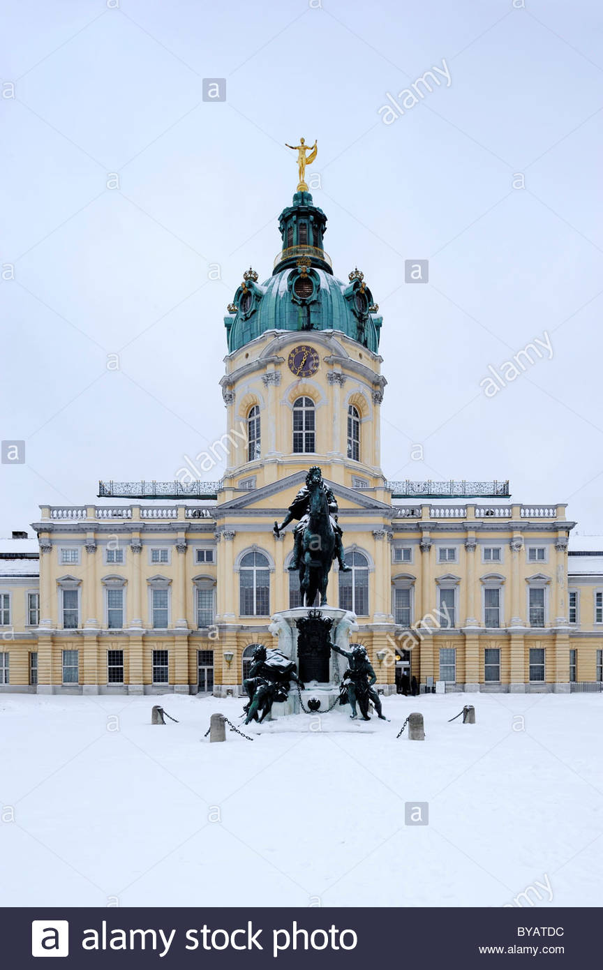Berlin Palace High Resolution Stock Photography and Images - Alamy