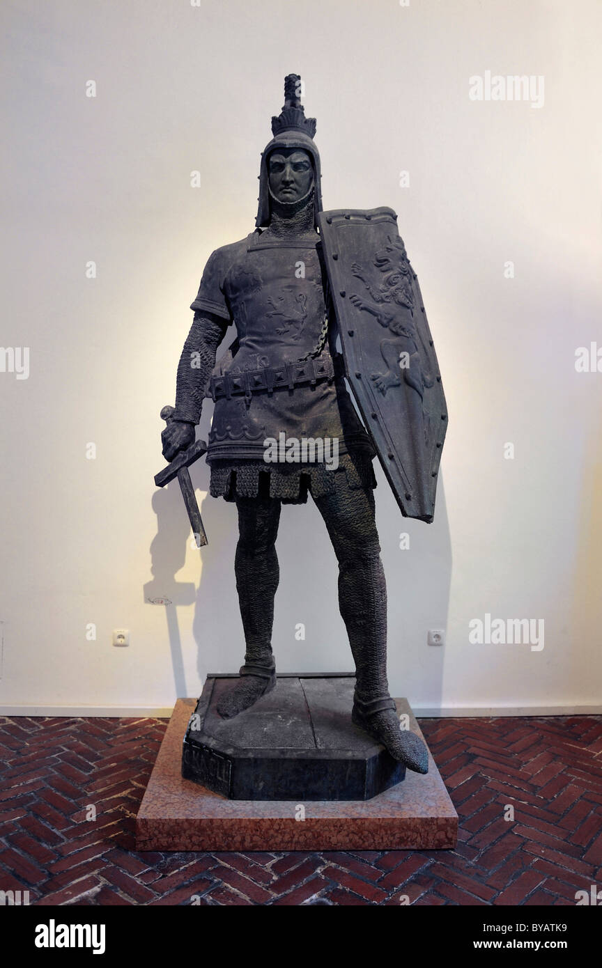 Statue of Herzog Heinrich der Loewe, Duke Henry the Lion, by Konrad von ...
