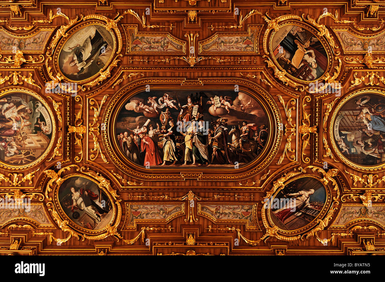 Ceilings building detail hi-res stock photography and images - Alamy