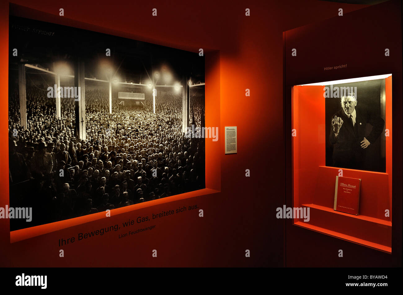 Photos of the Hitler era, exhibition "Typical Munich", Stadtmuseum ...