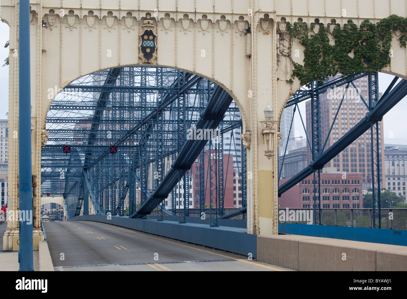 The Smithfield Street Bridge crossing the Monongahela River in ...