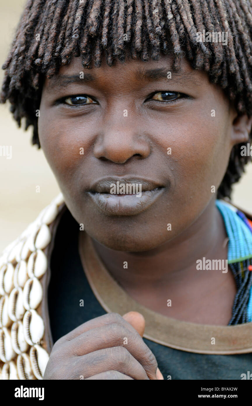 Market woman from the Ari tribe, portrait, southern Omo valley ...