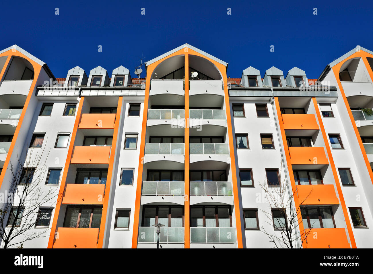 Grey and orange building hi-res stock photography and images - Alamy