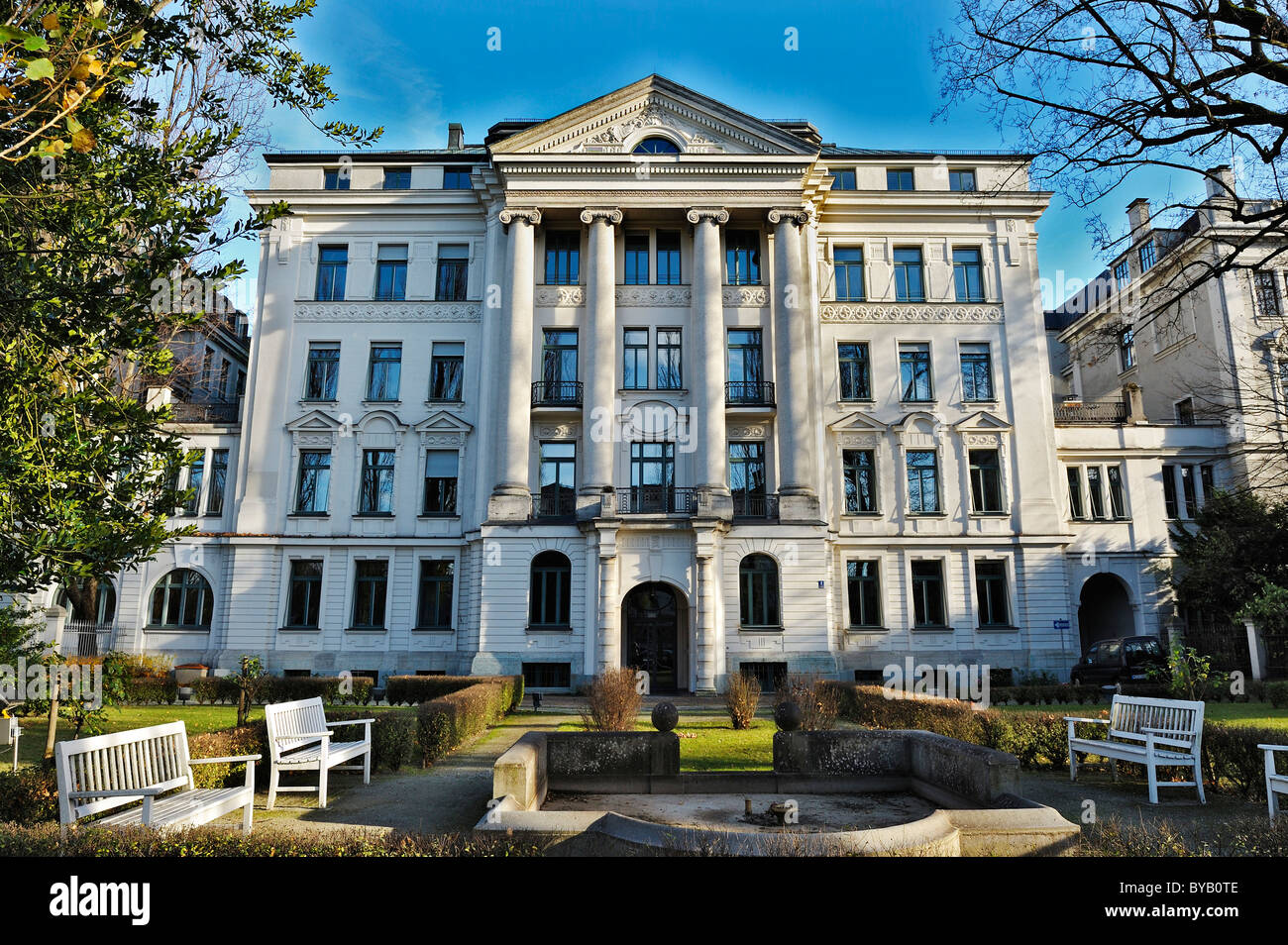 Leopoldstrasse hi-res stock photography and images - Alamy