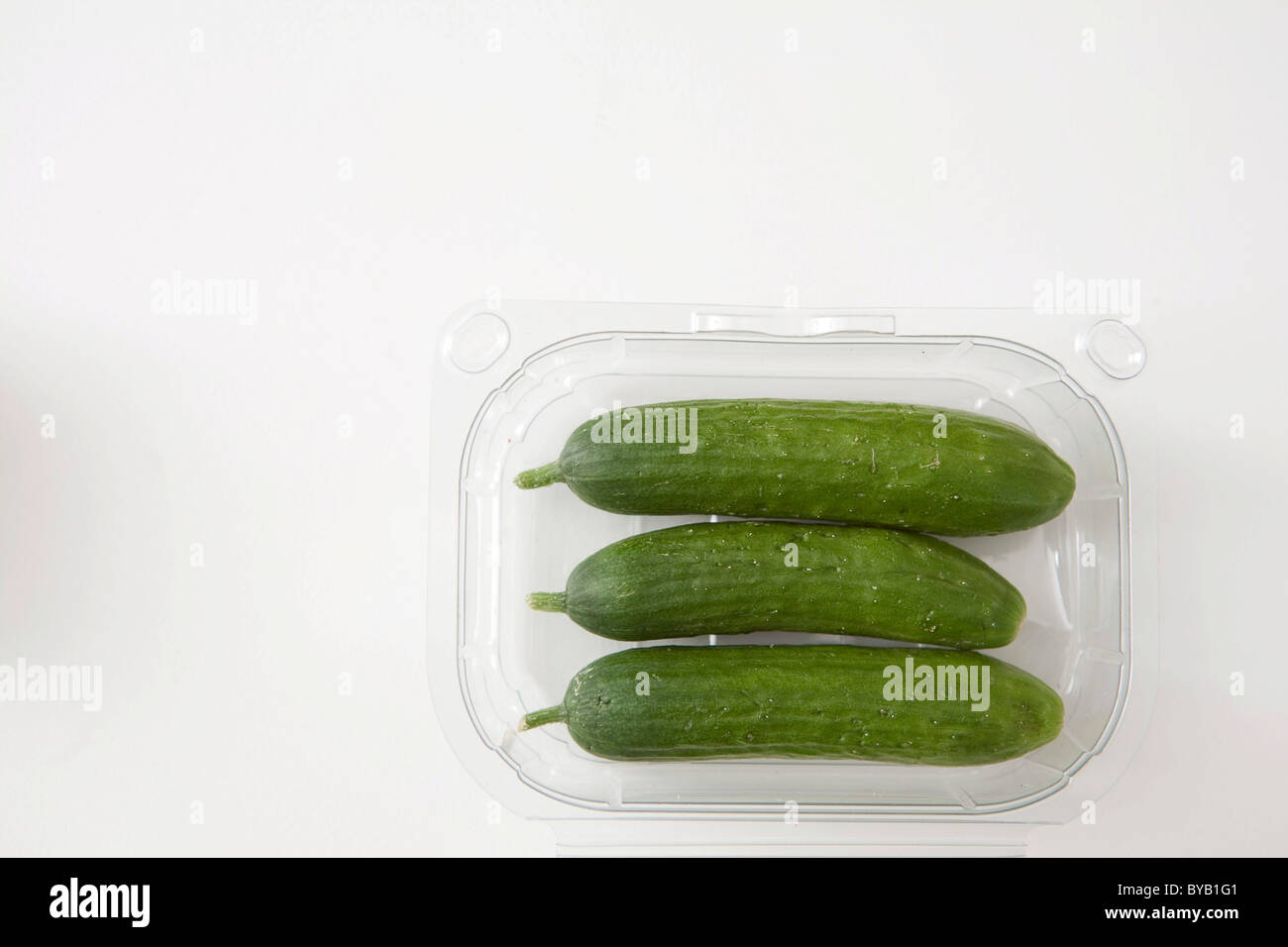 Packing cucumbers hi-res stock photography and images - Alamy