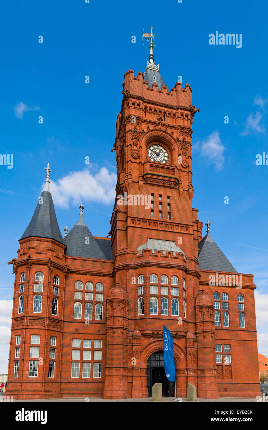 Cardiff bay landmarks hi-res stock photography and images - Alamy