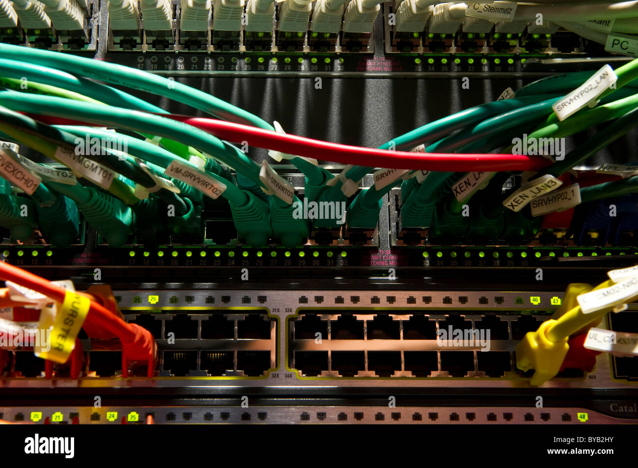 World internet wire hi-res stock photography and images - Alamy