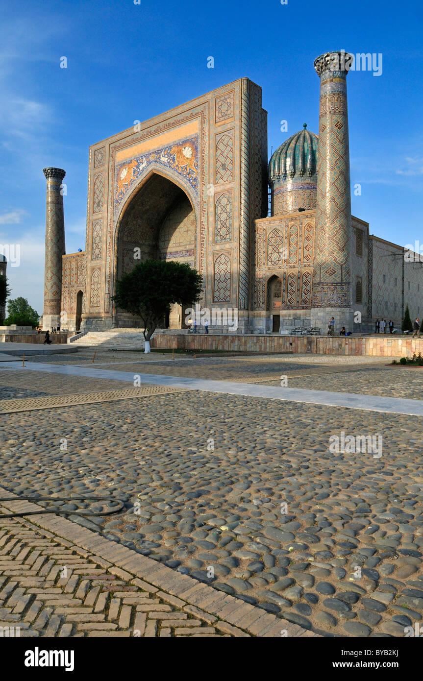 Sher Dor Madrasah, Registan Square in Samarkand, Unesco World Heritage ...