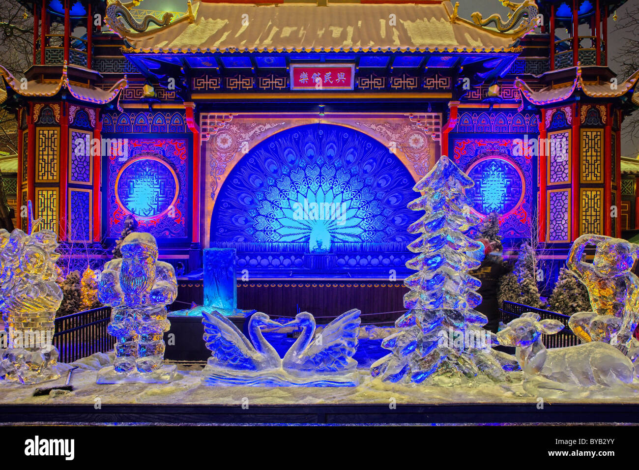 Ice sculptures hi-res stock photography and images - Alamy