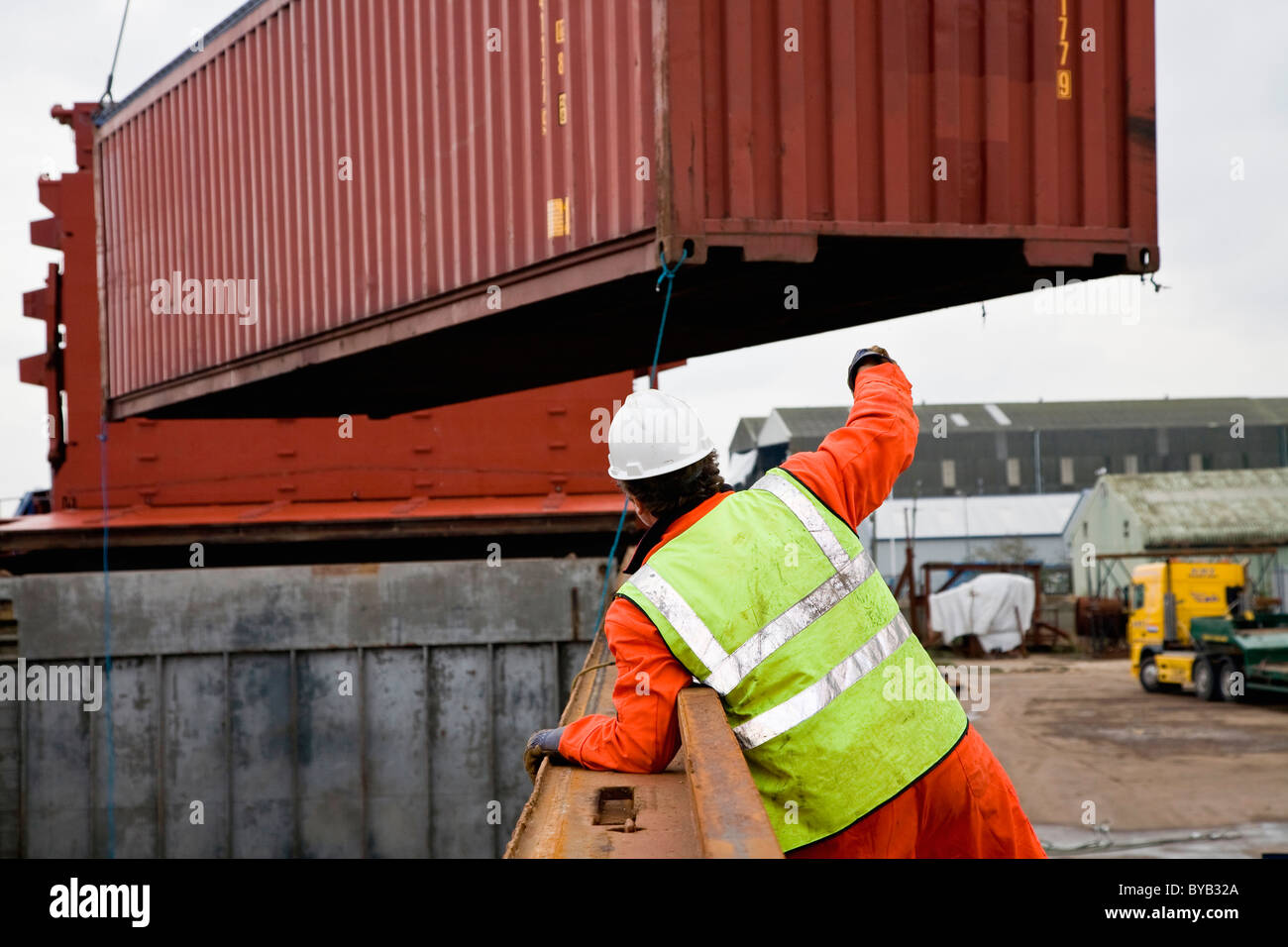 Shipping container loading onto ship hi-res stock photography and ...