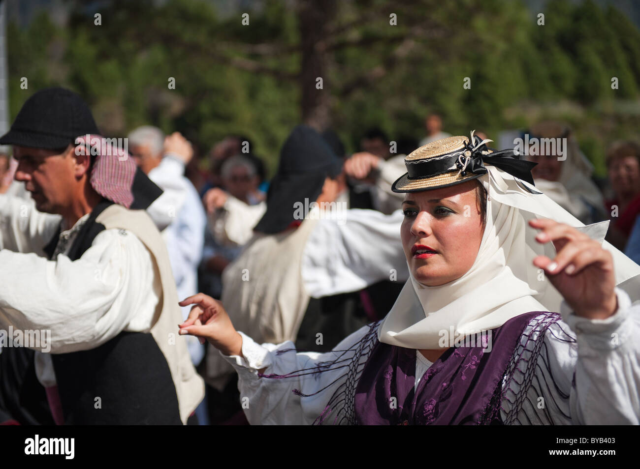 Dance canary hi-res stock photography and images - Alamy