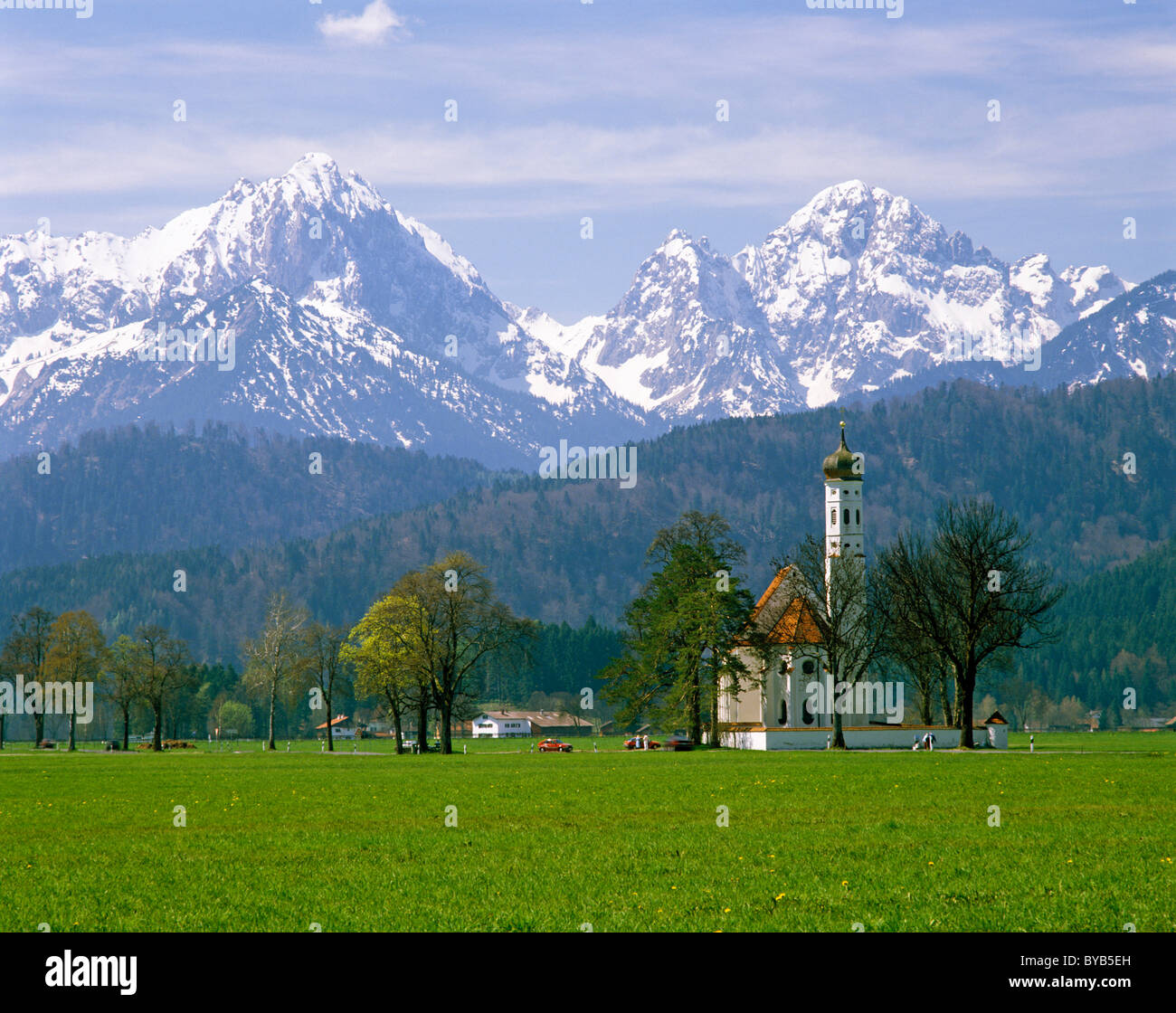 Pilgrimage church Saint Coloman in front of Mt. Tegelberg, Bavarian ...