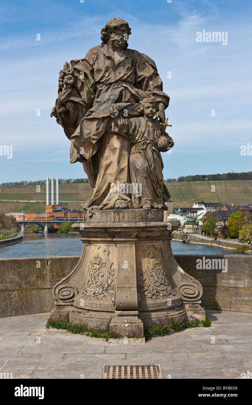 Alte Mainbruecke Main river bridge with statue of St. Josephus ...