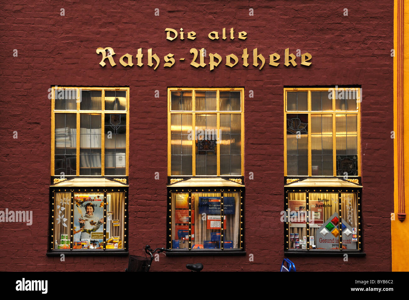 Old pharmacy windows hi-res stock photography and images - Alamy