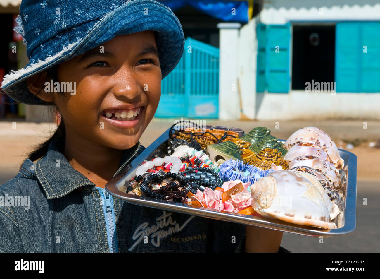 Smiling girl selling jewelry, Mui Ne, Vietnam, Asia Stock Photo - Alamy