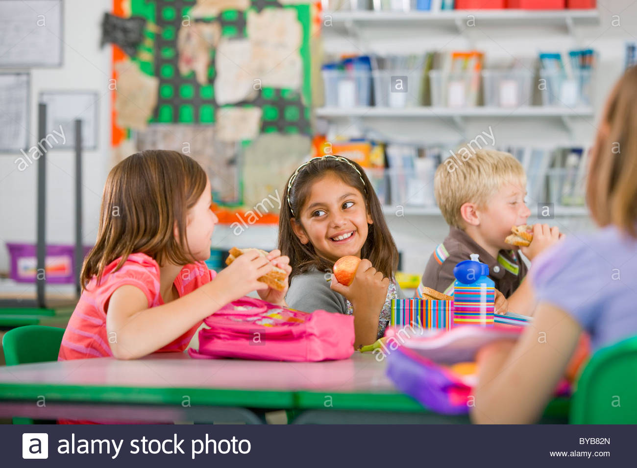 Children Eating Lunch Primary School Stock Photos & Children Eating ...