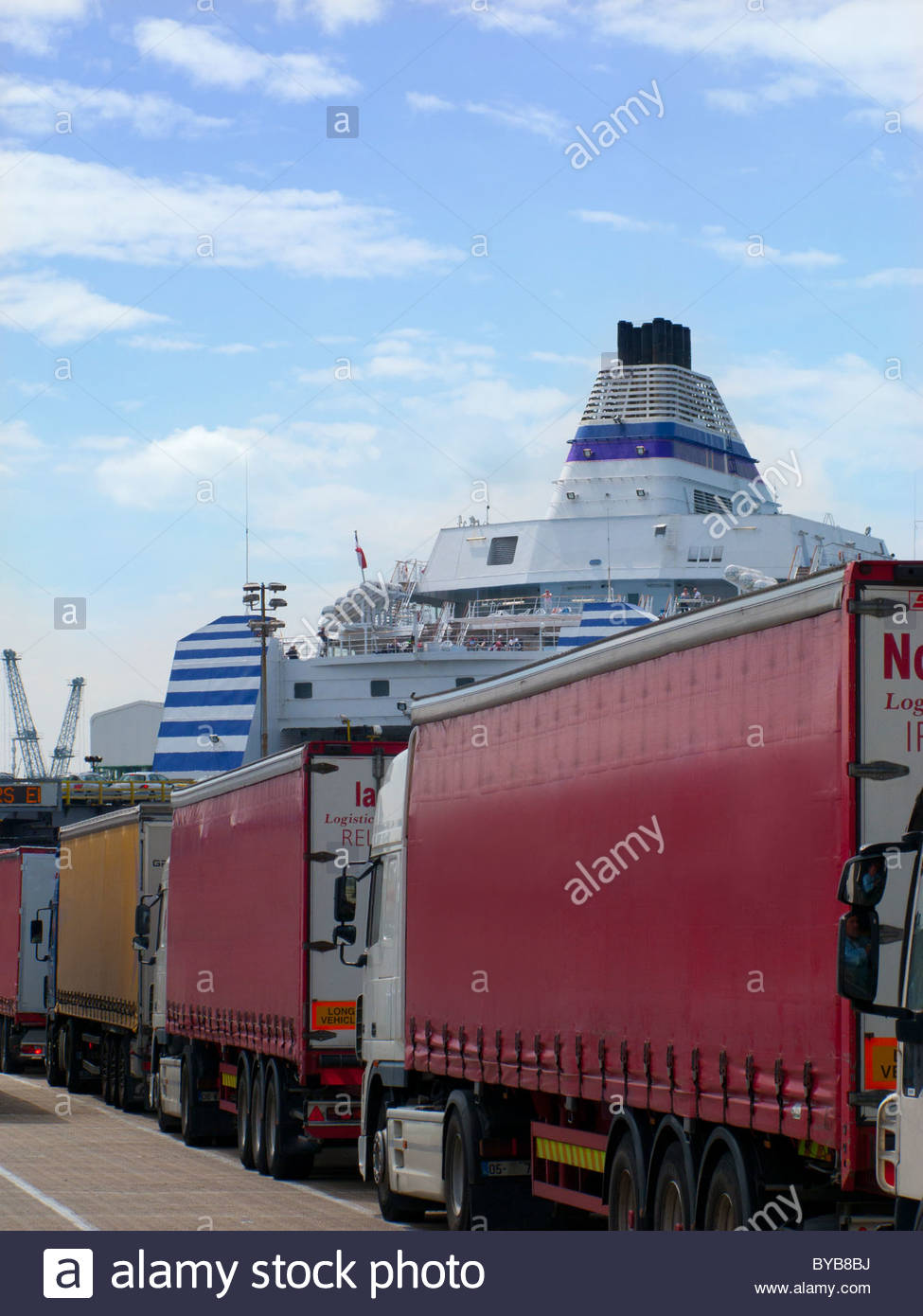 Lorry On Ferry Stock Photos & Lorry On Ferry Stock Images - Alamy