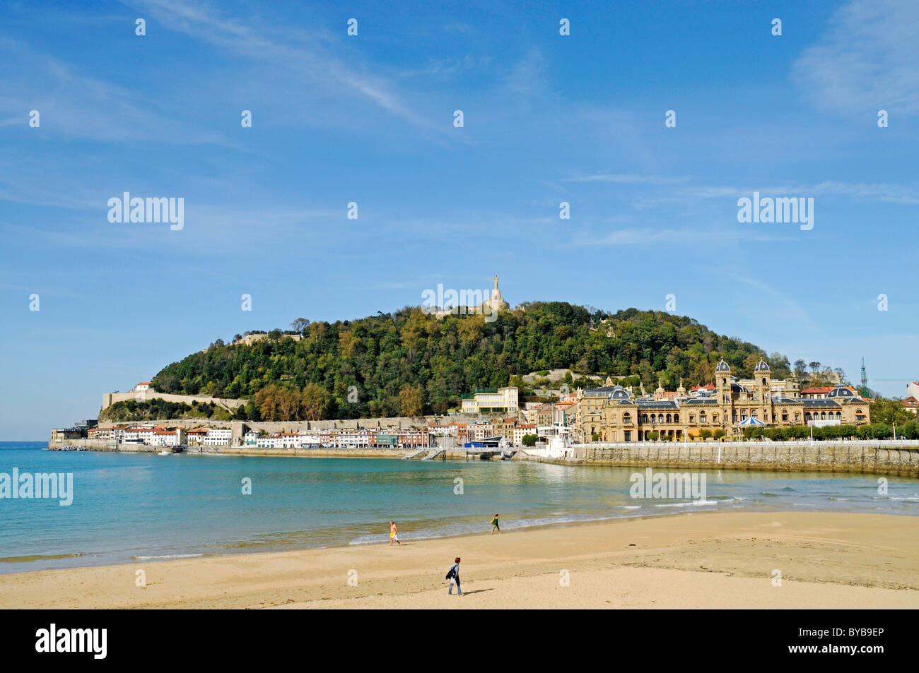 La Concha Bay, beach, waterfront, harbour area, Mt Mounte Urgull, San ...