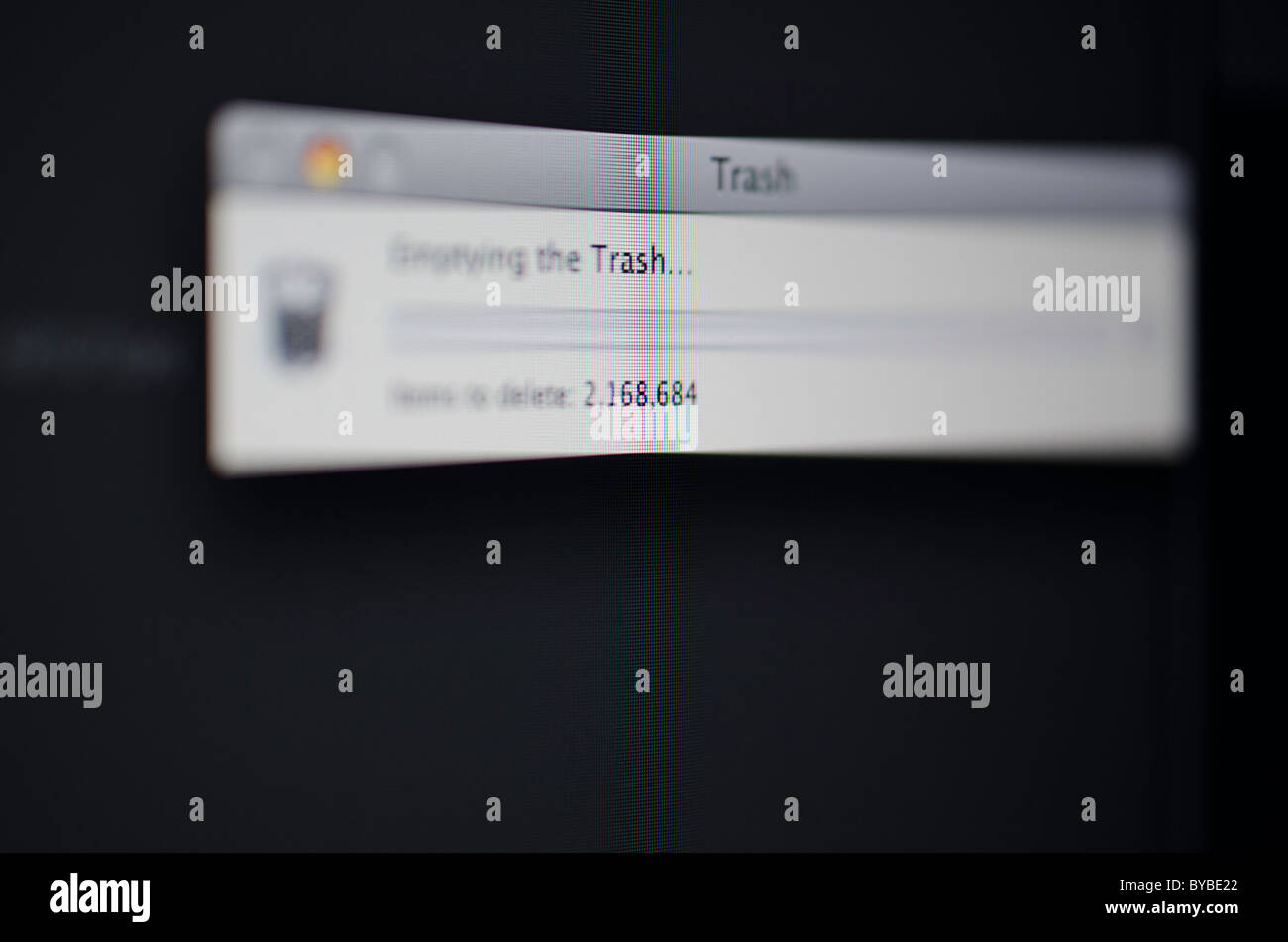 Recycle bin computer hi-res stock photography and images - Alamy