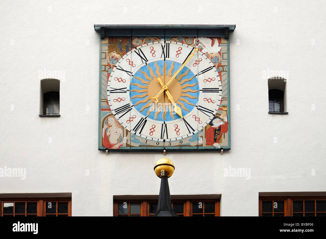Side view clock hi-res stock photography and images - Alamy