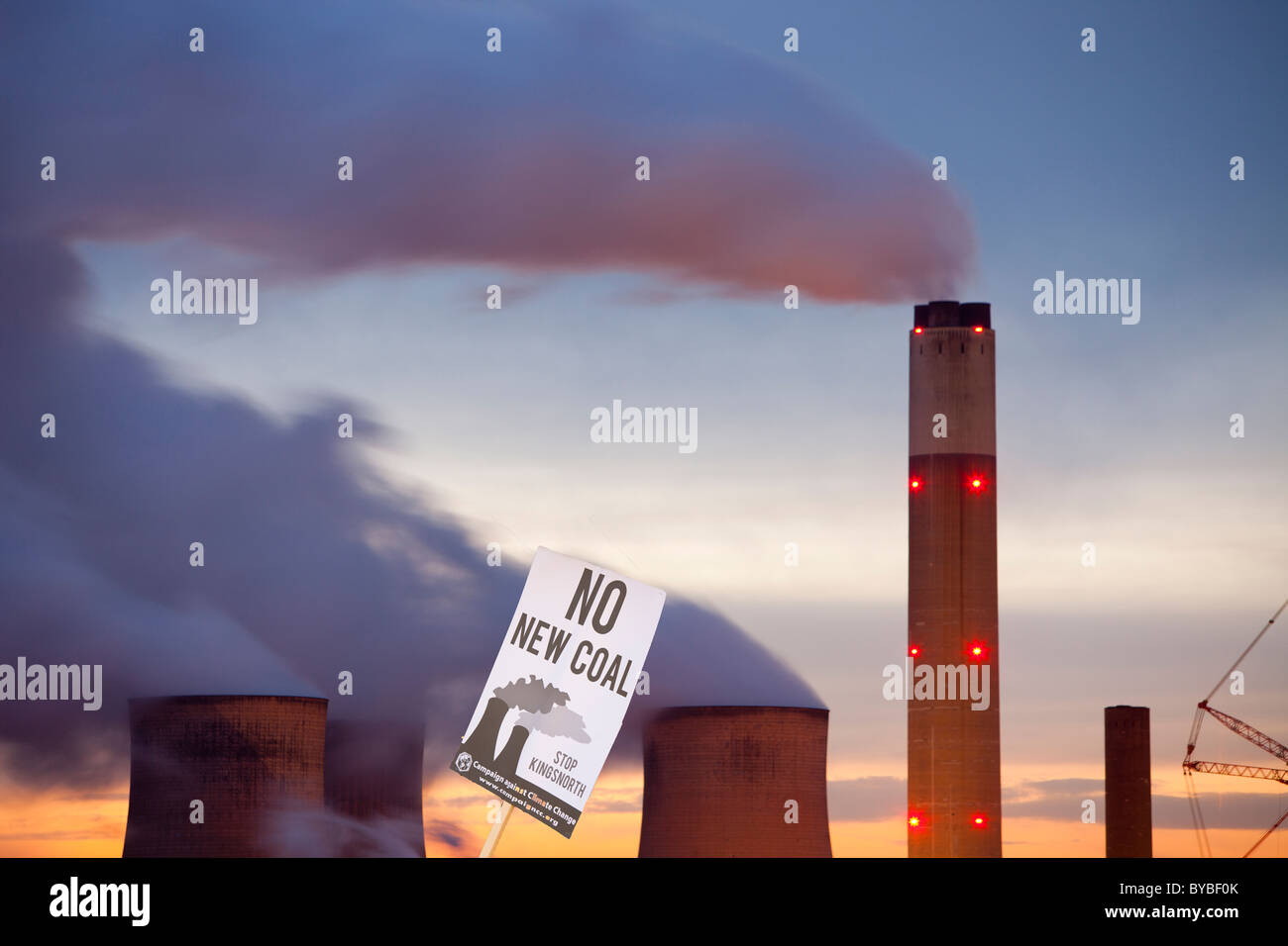 Ratcliffe on Soar coal fired power station near Nottingham, UK ...