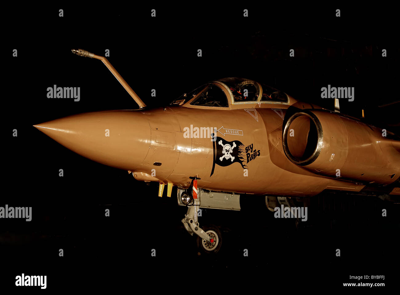 Raf buccaneer gulf war jet hi-res stock photography and images - Alamy