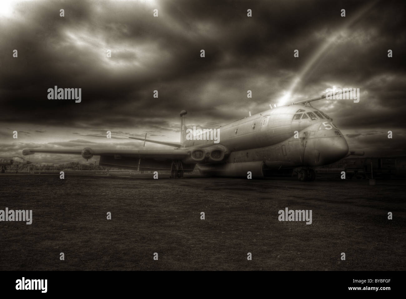 Nimrod mr2 military reconnaissance aircraft hi-res stock photography ...