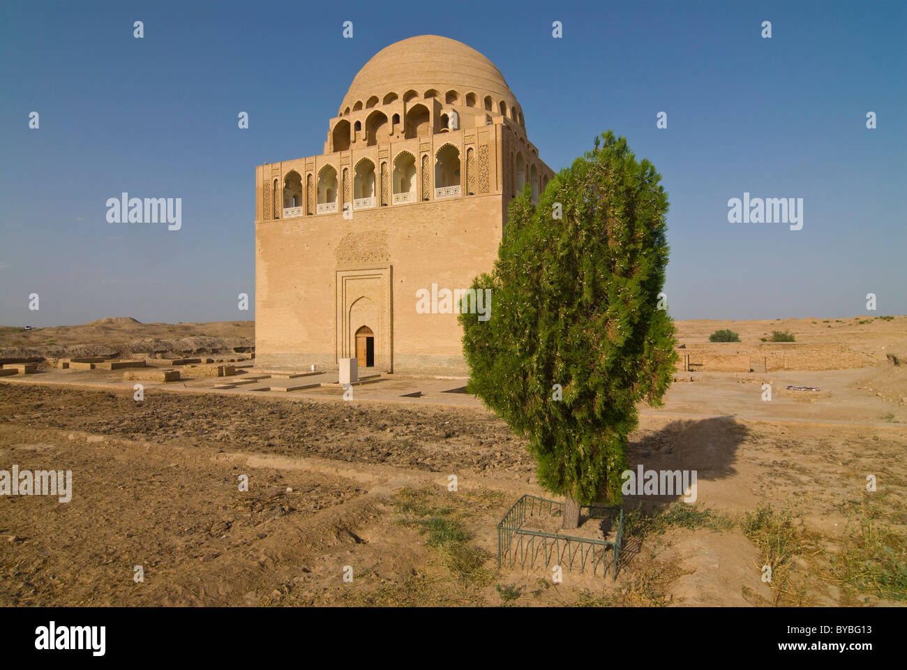 Reconstructed domed mausoleum, Merv, Turkmenistan, Central Asia Stock ...