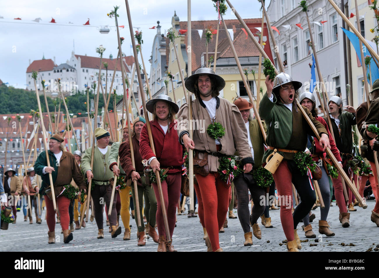 Medieval pageant hi-res stock photography and images - Alamy