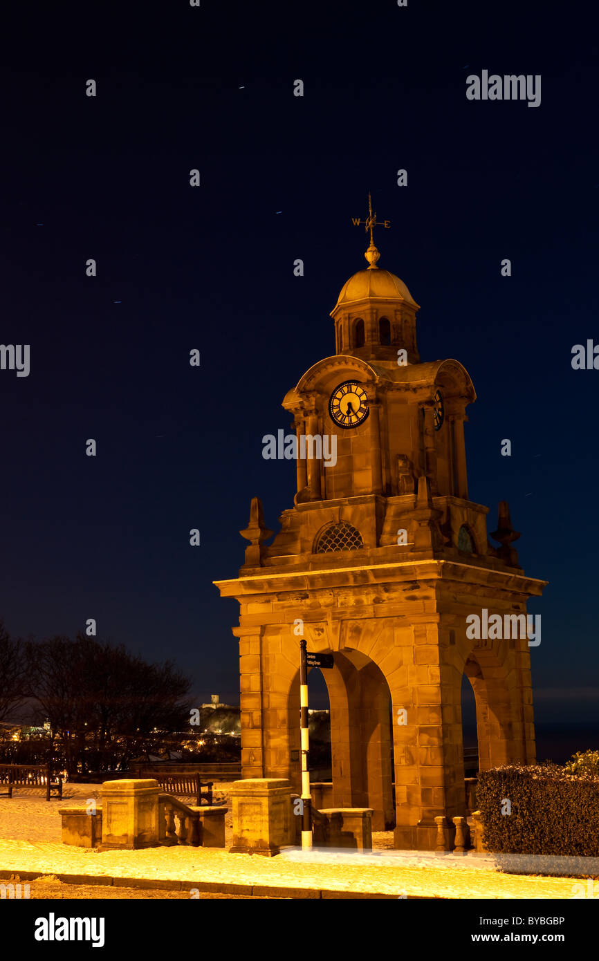 Illuminated clock tower hi-res stock photography and images - Alamy