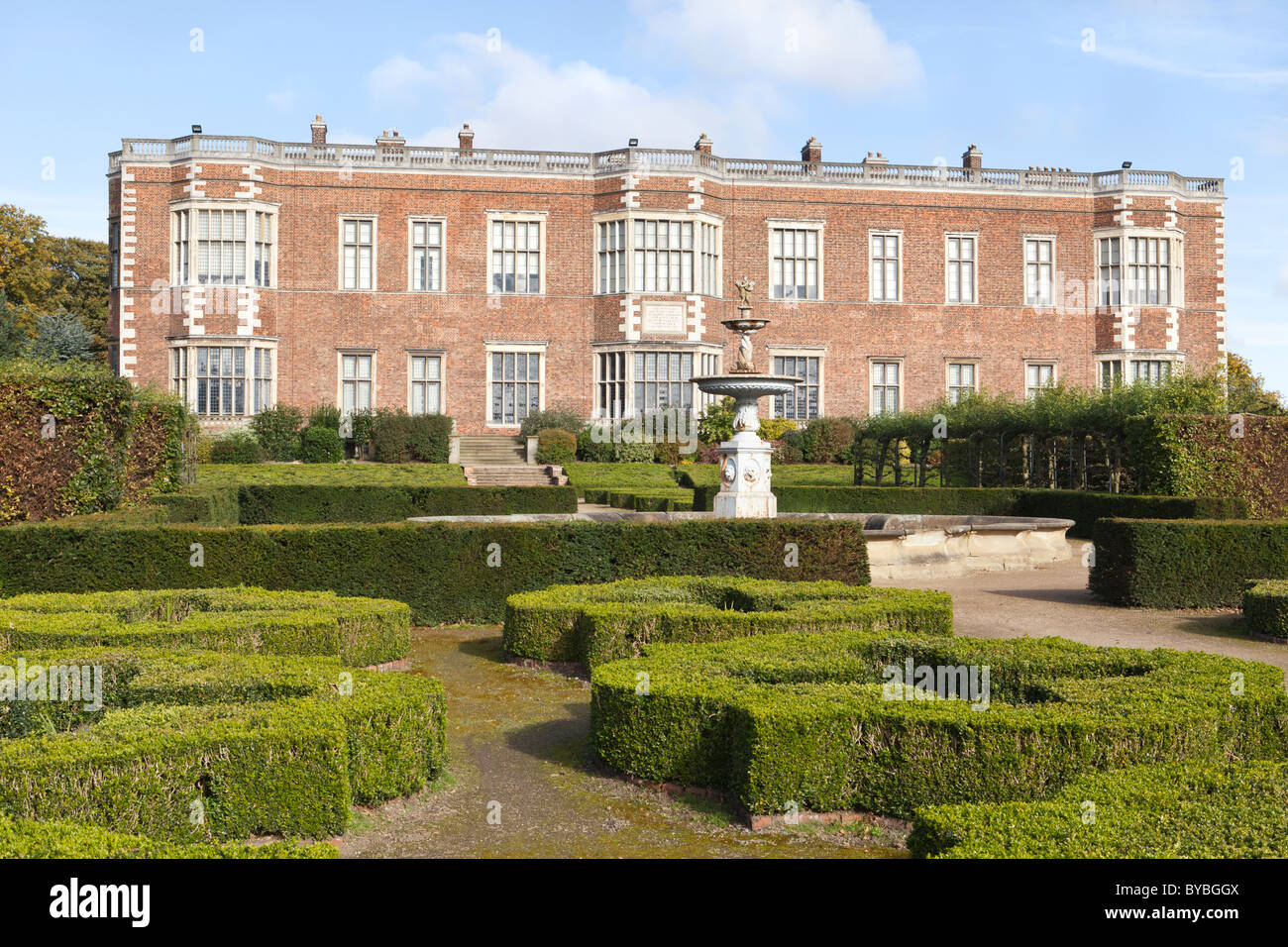 Tudor jacobean mansion hi-res stock photography and images - Alamy