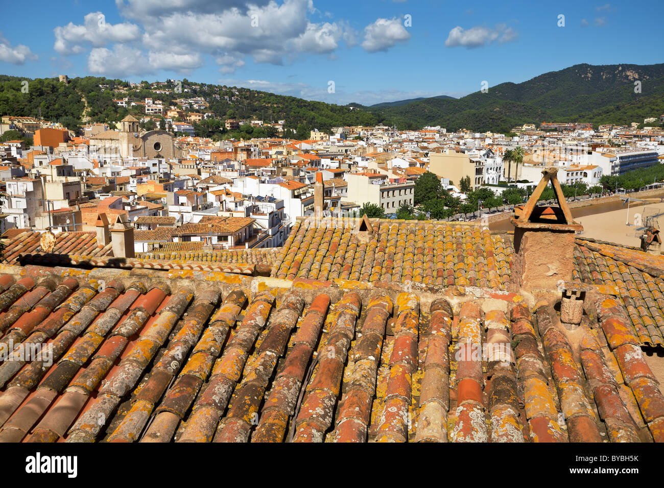 Spanish tile roof hi-res stock photography and images - Alamy