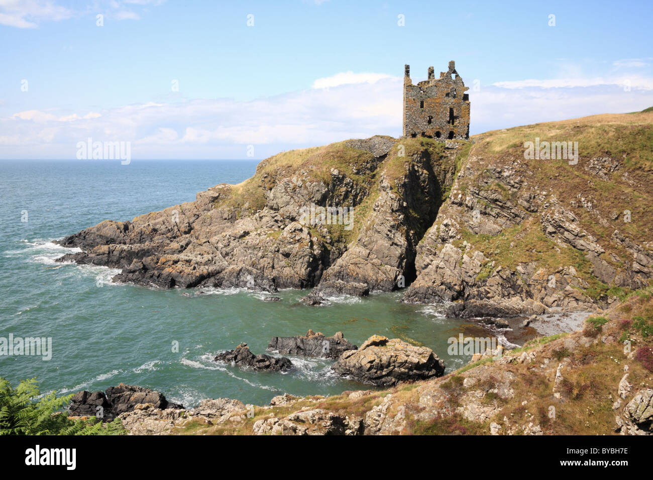 Dunskey Castle near Portpatrick on the Rhins Peninsular, Scotland Stock ...