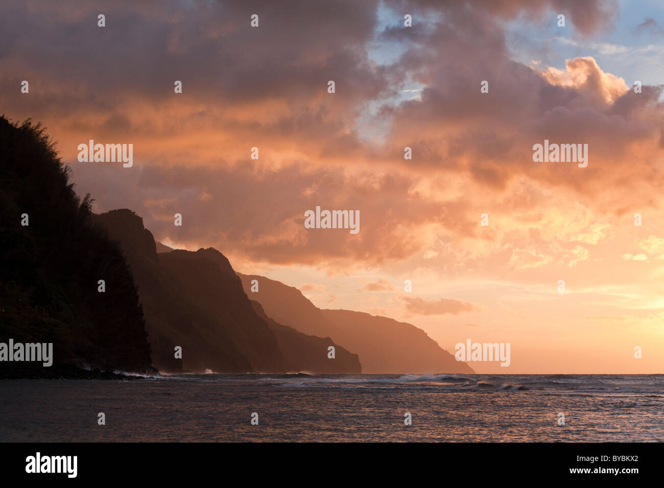 Kee beach na pali coast hi-res stock photography and images - Alamy