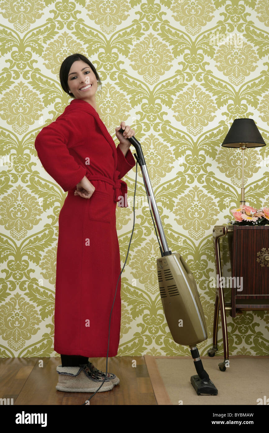 Retro vacuum cleaner woman housewife hi-res stock photography and ...